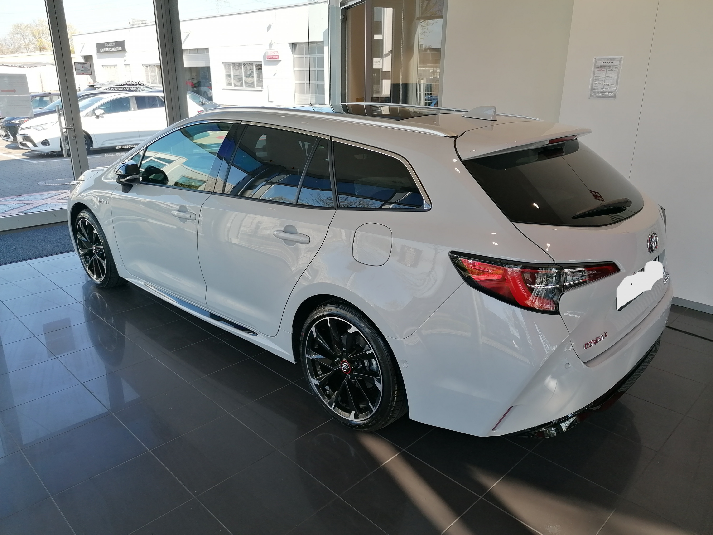 Dynamic Grey silber - Toyota Corolla Forum